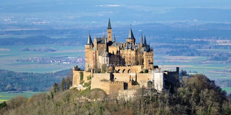 Señor Feudal - Concepto, poder de ban y poder sobre campesinos