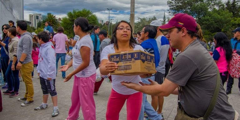 Valores cívicos - Qué son, ejemplos y su importancia